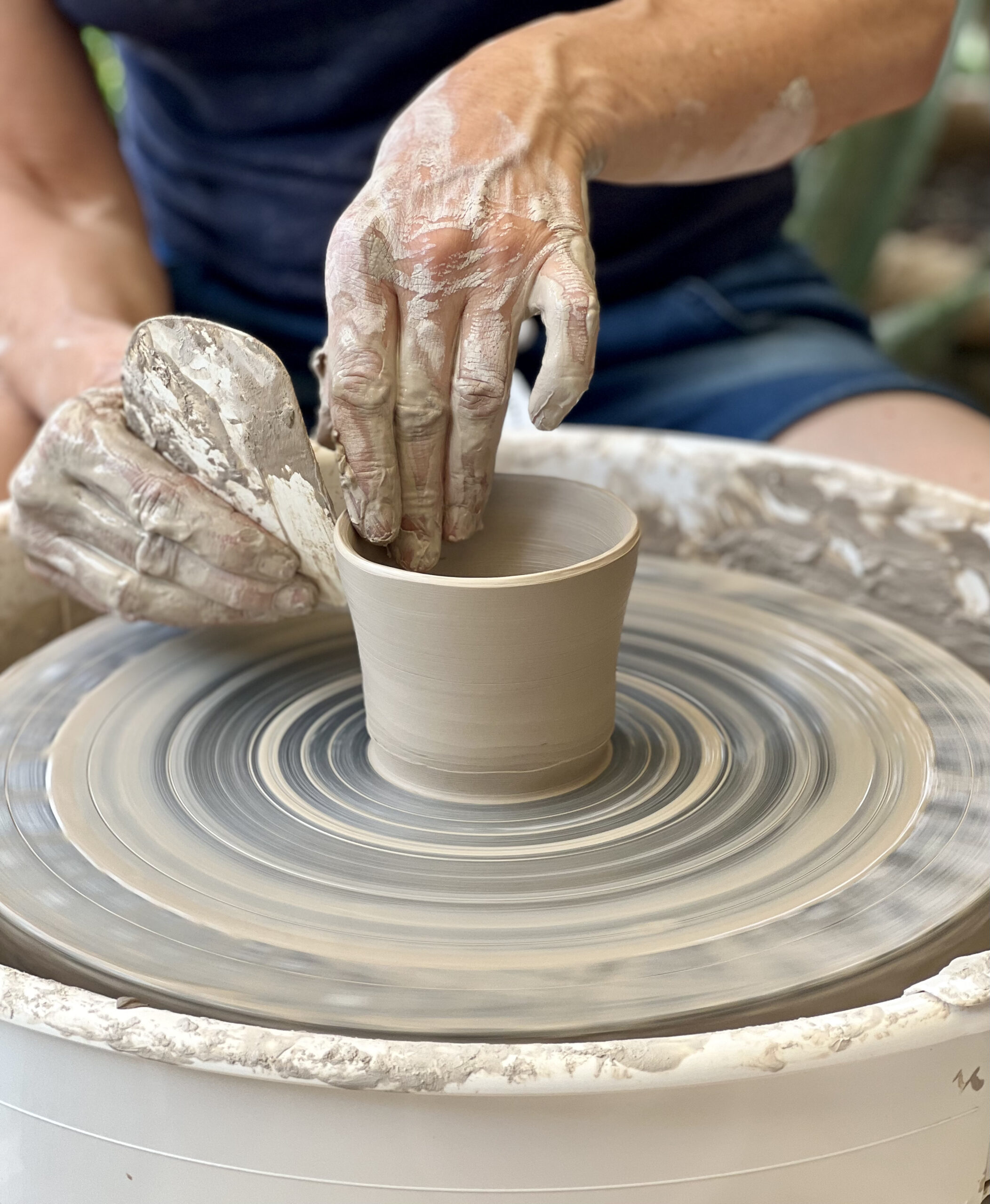 Introduction workshop wheel throwing - Studio Keramiek