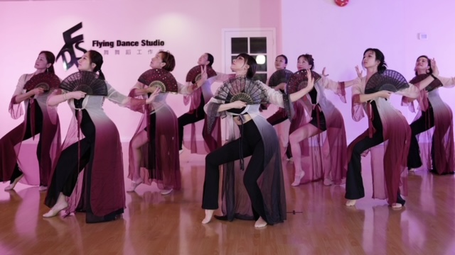 Calender - Flying Dance